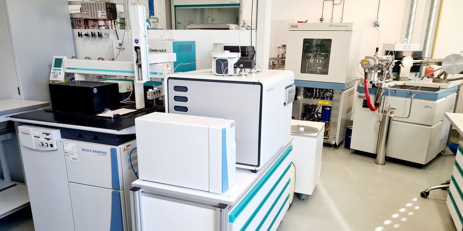 Stable isotope laboratory for sediments and water: GFZ